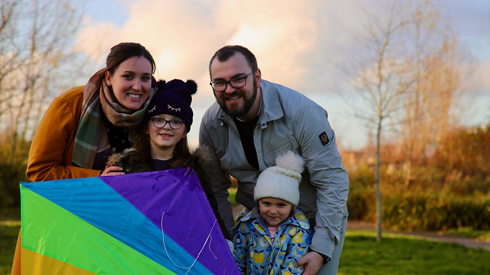 CBeebies - Nuzzle and Scratch, Nuzzle and Scratch Theme Song