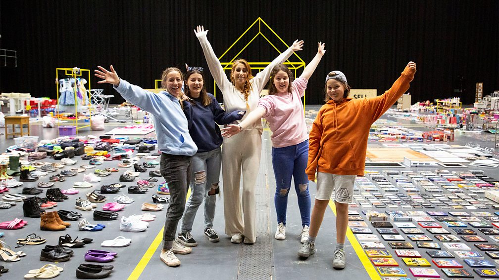 BBC One - Sort Your Life Out, Series 1 - Available now