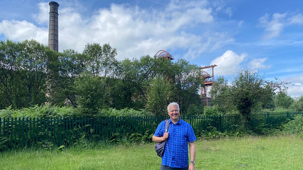 BBC One - Weatherman Walking - Available now