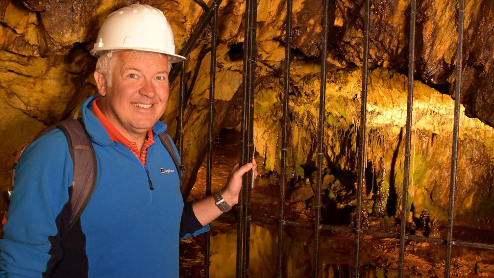 BBC One - Weatherman Walking - Available now