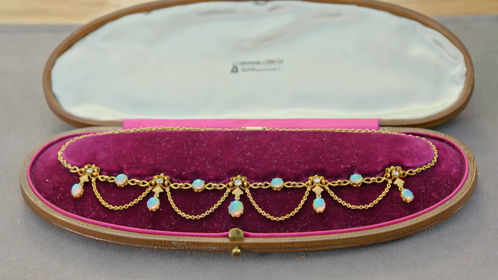 BBC One - Antiques Roadshow - Geoffrey Munn