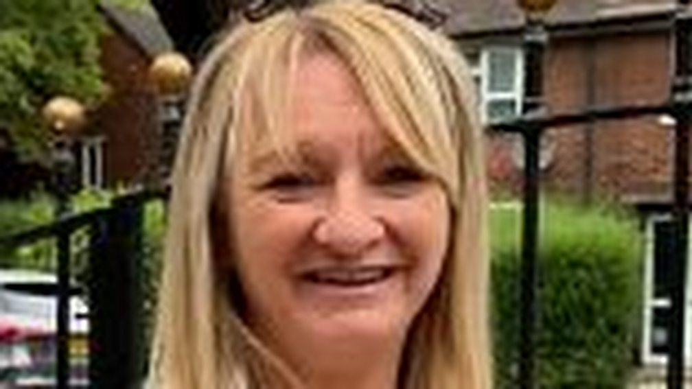 BBC Radio Manchester - Anna Jameson, Emma Goswell sits in (23/12/2022 ...