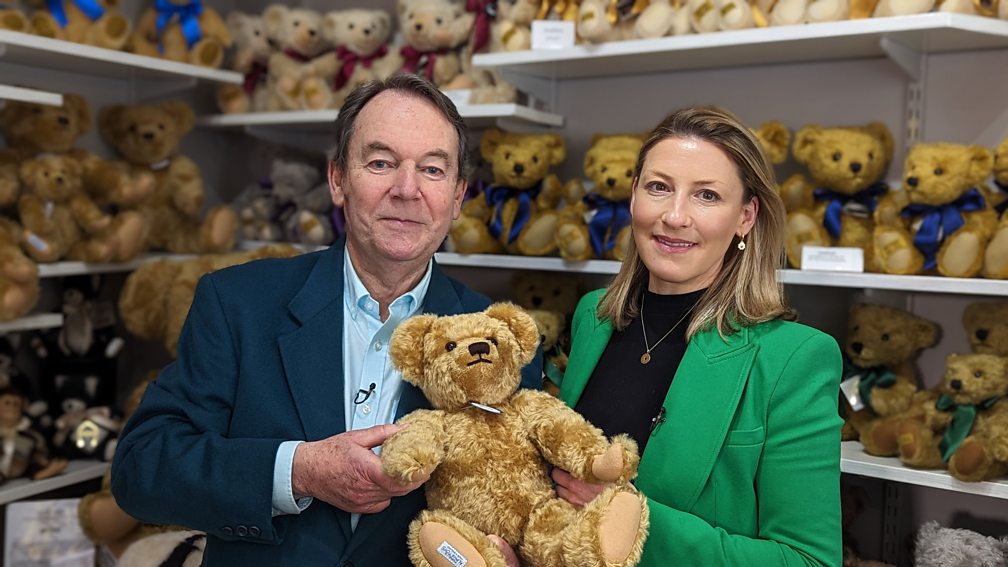 BBC One - Bargain Hunt, Series 65, Leominster 8, Eric visits Ironbridge ...