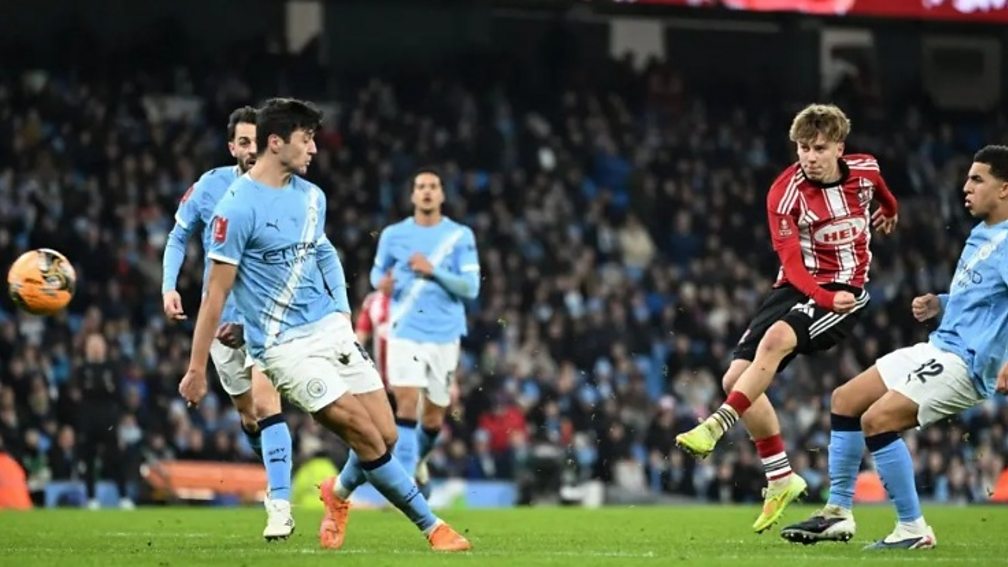 BBC Radio Devon - John Acres, 15/01/2026, Residents in Plymouth and ...