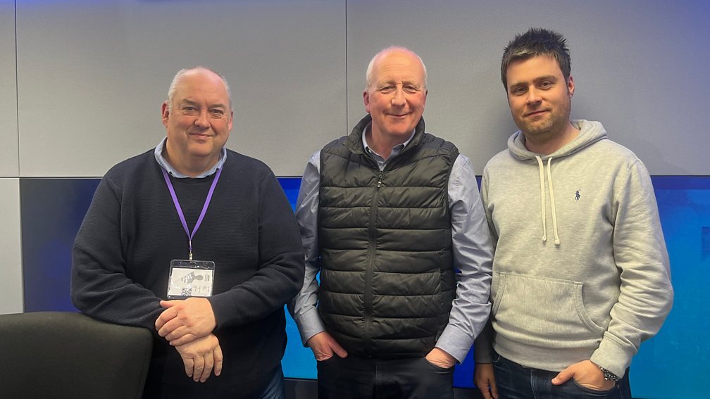 BBC Radio Cymru - Ifan Jones Evans, Ifan Huw Dafydd a Mojo yn westeion