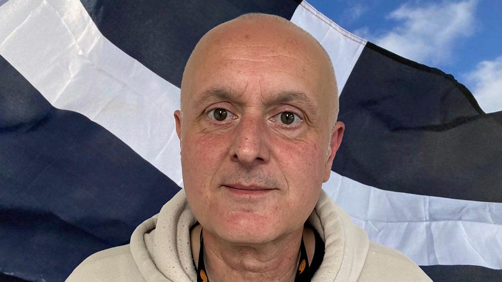 BBC Radio Cymru - Aled Hughes, Caru'r grefft o godi waliau cerrig