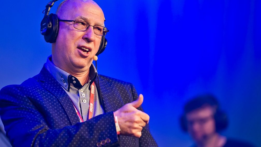 BBC Radio 2 - Radio 2mail, DJ Dish Washer Revealed - Radio 2's DJ dish ...