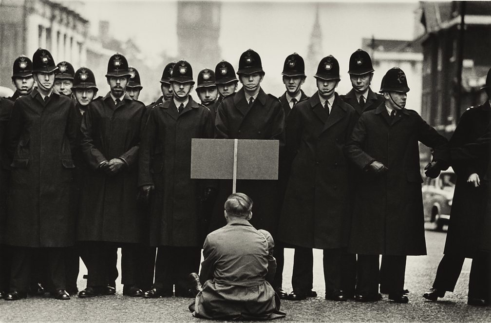 BBC Arts - BBC Arts - War and peace: The compassionate photography of ...