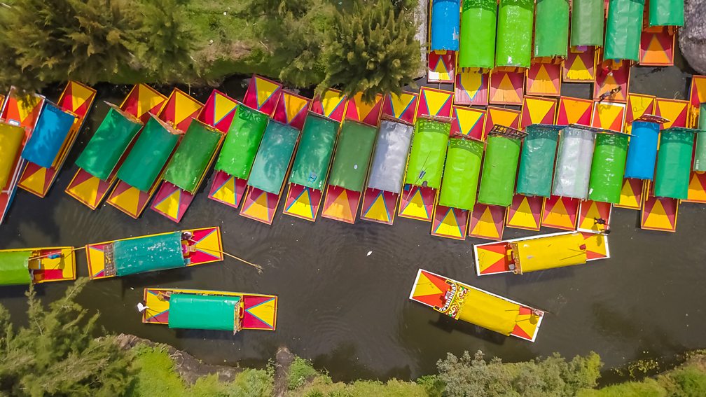 A floating city of 250,000 people