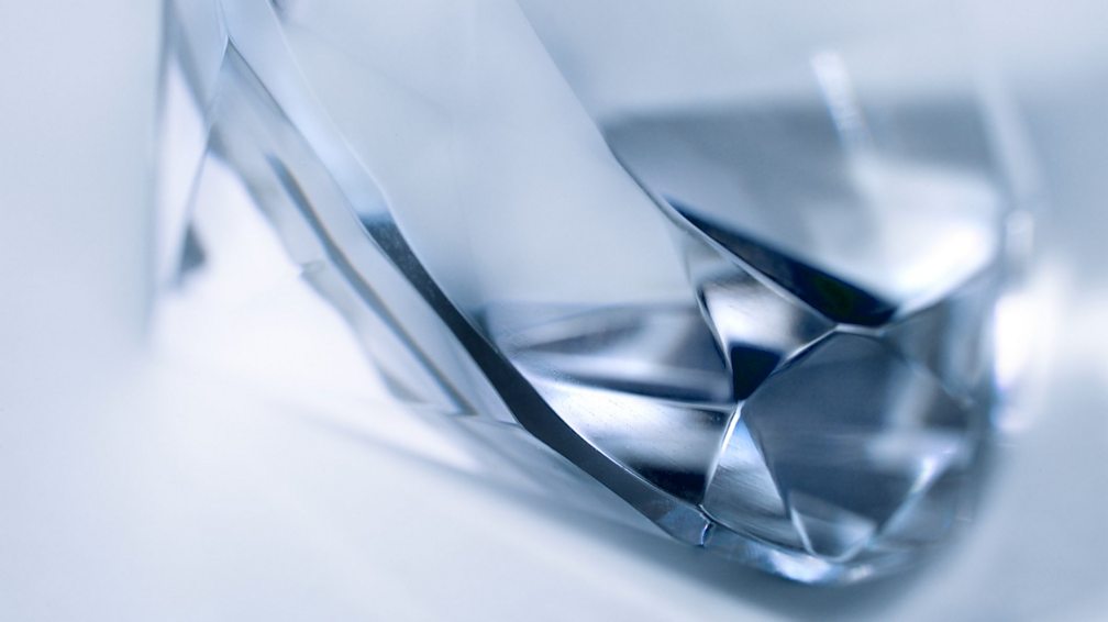 BBC Radio 5 Live - Murder They Wrote with Laura Whitmore and Iain ...