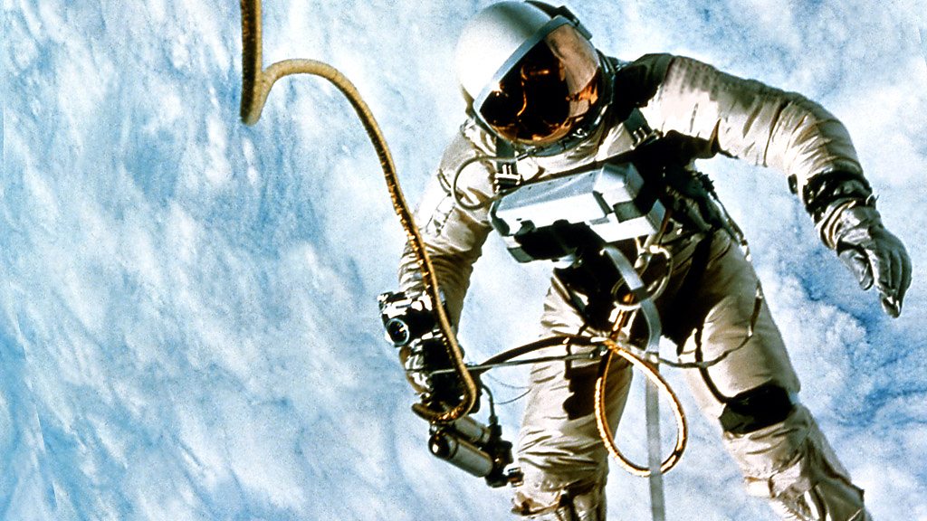 Charles Chilton - Journey into Space - Operation Luna - 8. The Time ...