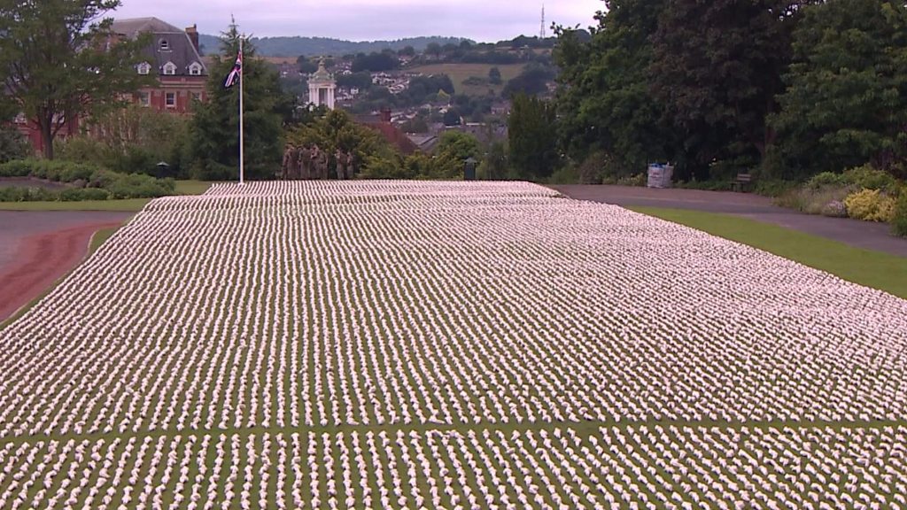 Battle of the Somme: First day's dead marked with 19,240 figurines ...