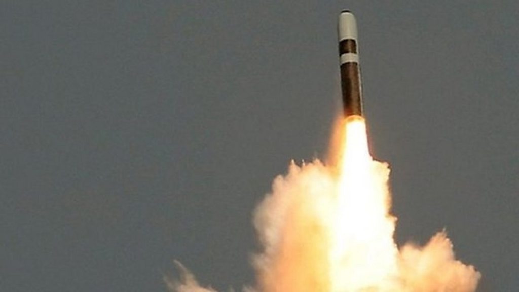 トライデントは必要か 英国で核軍備めぐり議論 - BBCニュース