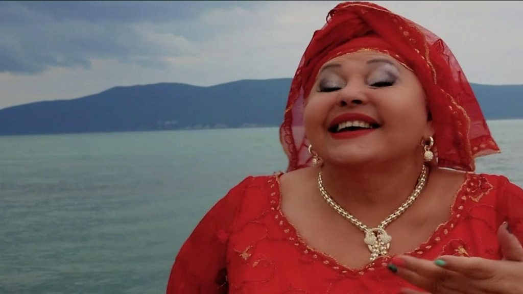 Esma Redzepova, Macedonia's 'Romany music queen', dies at 73 - BBC News