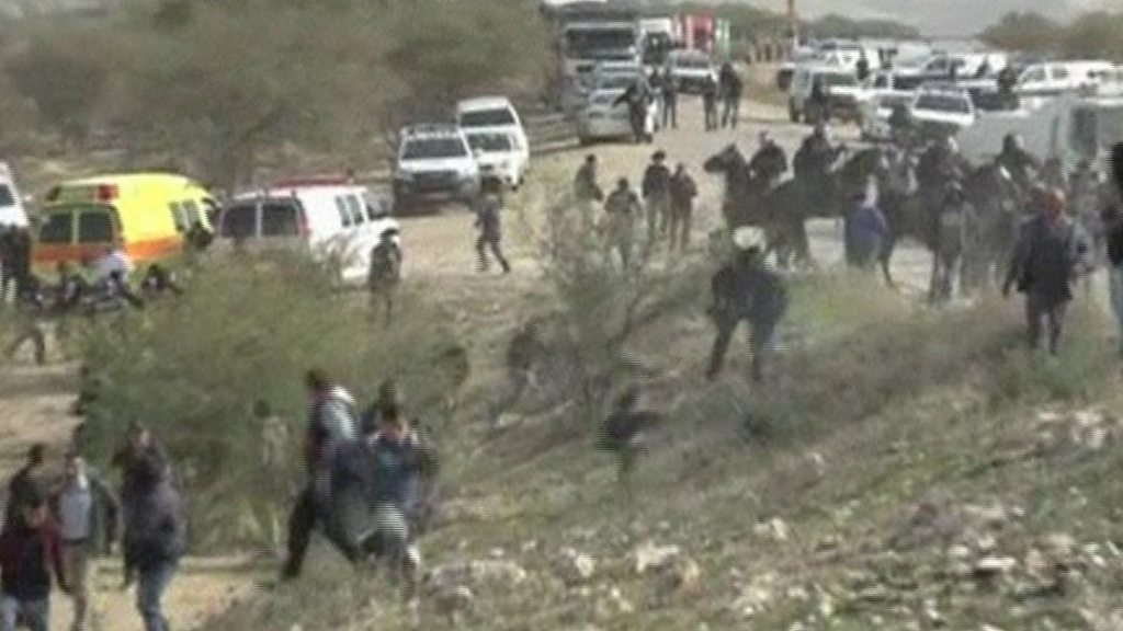 مواجهات في النقب احتجاجا على هدم منازل فلسطينية Bbc News عربي