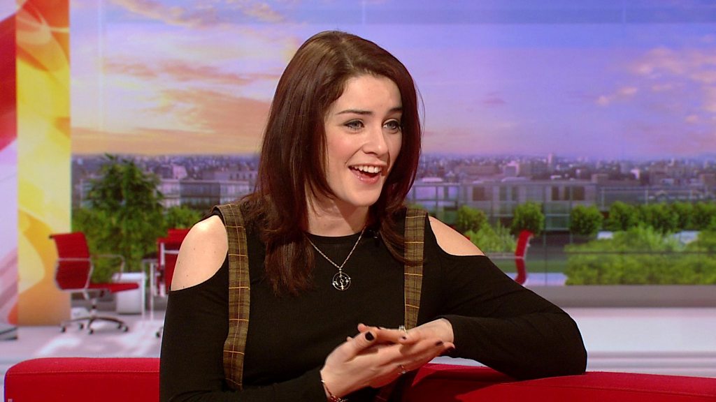 Can Lucie Jones win Eurovision? - BBC News