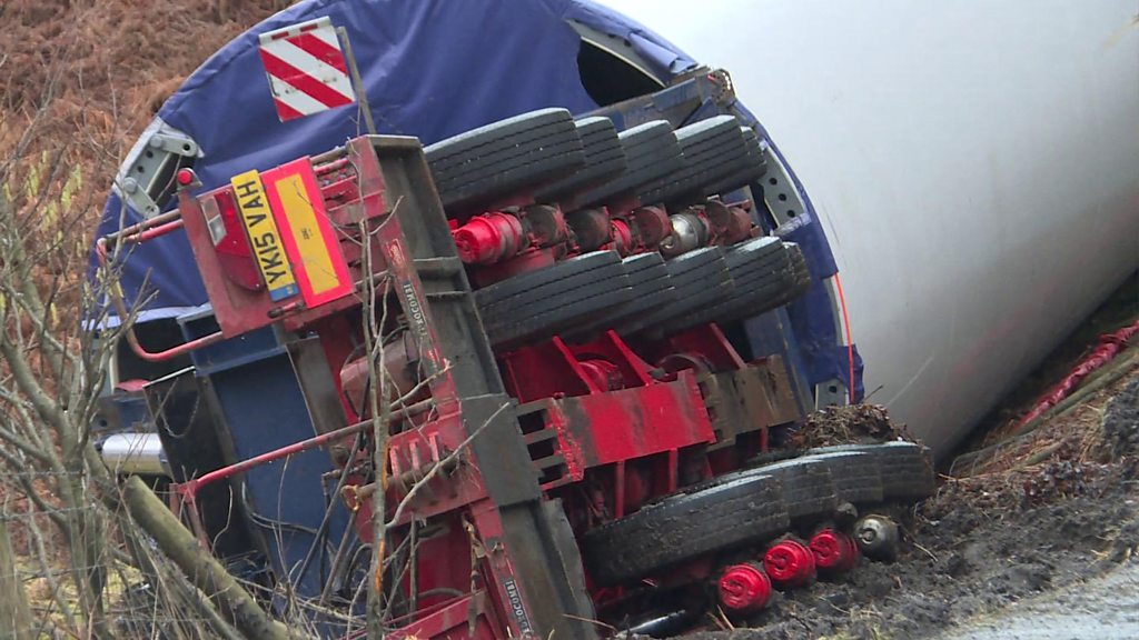 Wind turbine lorry crash blocks A713 near Parton - BBC News