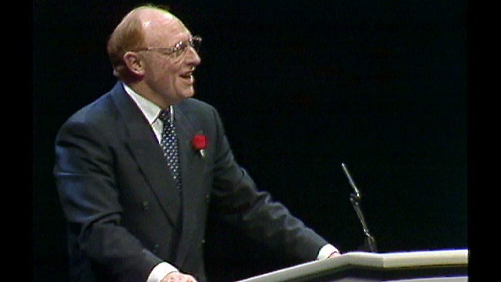 Neil Kinnock's regret of 'all right' Sheffield 1992 rally - BBC News
