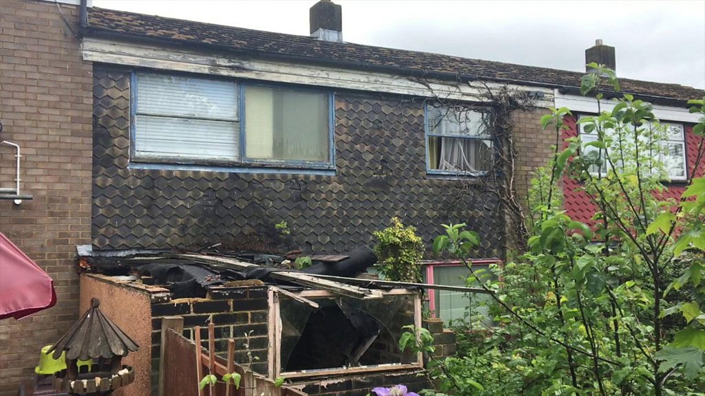Stevenage man in 'harmful' home row - BBC News