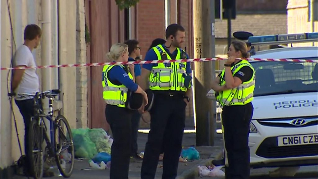 Man, 18, hospitalised after stabbing in Adamsdown, Cardiff - BBC News