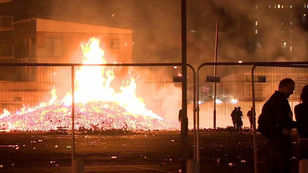 Eleventh Night bonfires: 'Exceptionally busy' for firefighters : r/ireland
