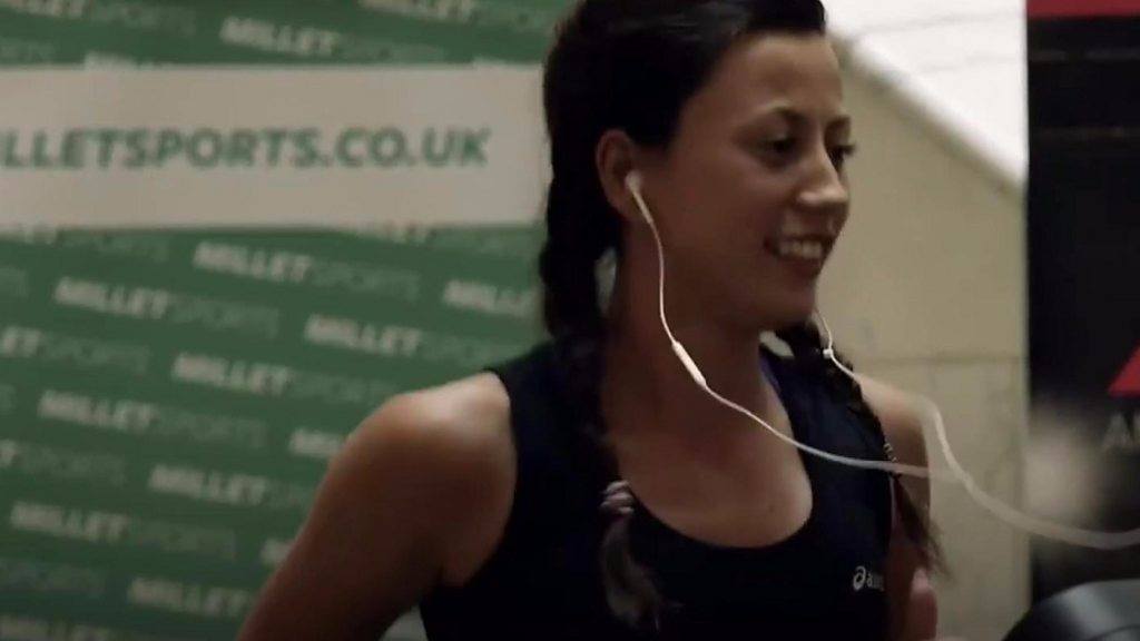 Runner Amy Hughes 'furious' at declined record bid - BBC News