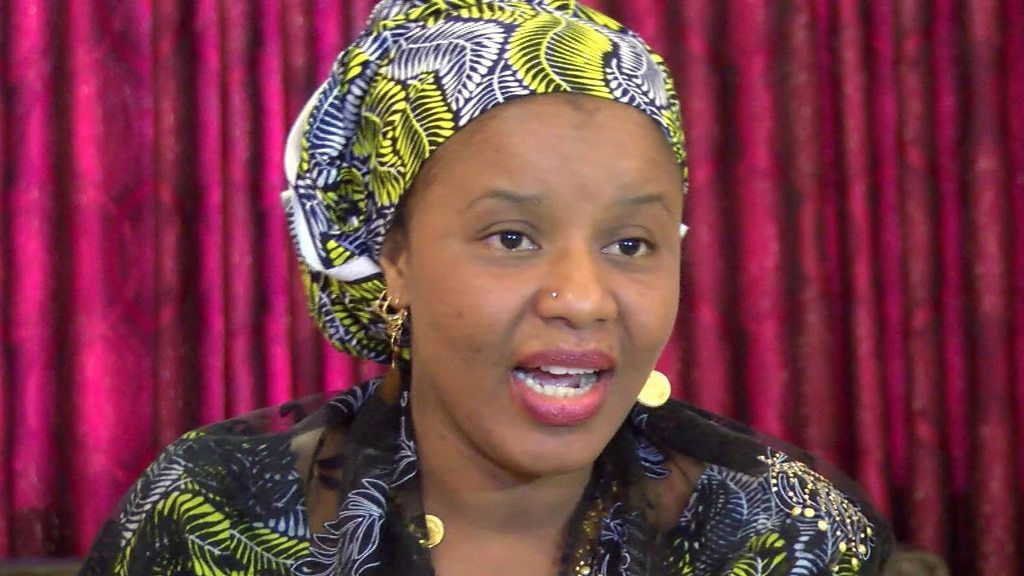 Karuwai da 'yan kwaya suna girmama ni — Hauwa Waraka - BBC News Hausa