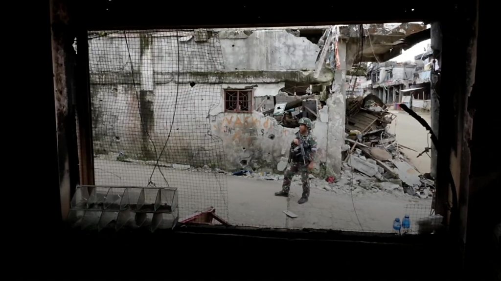 Philippines military 'kills Islamist Isnilon Hapilon' - BBC News