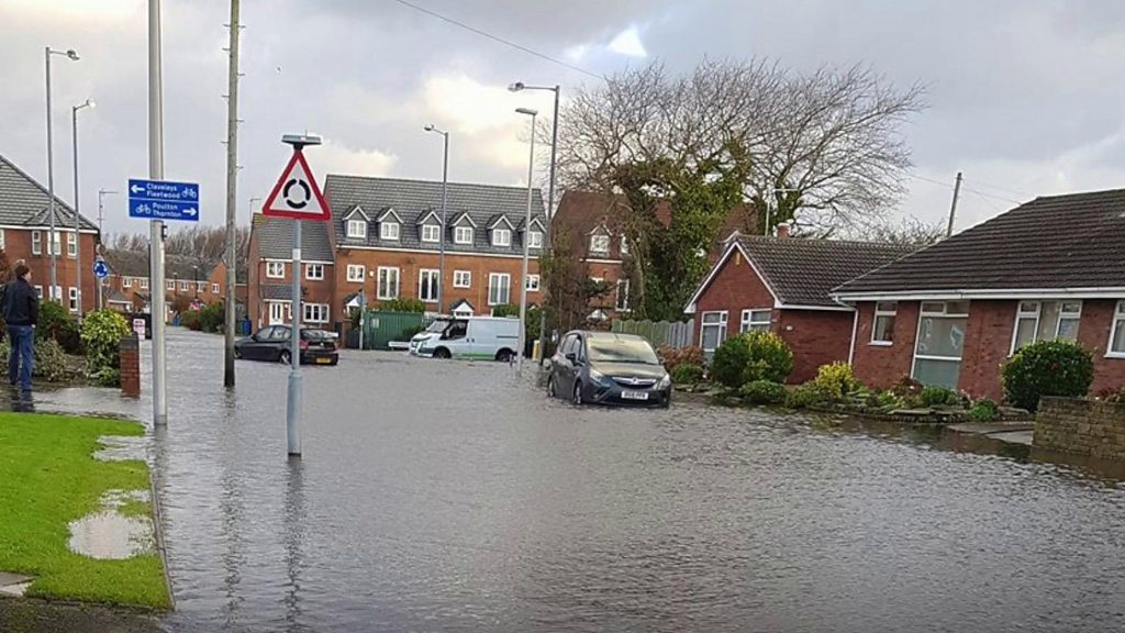 UK floods: 70 people and horses rescued in Lancashire - BBC News
