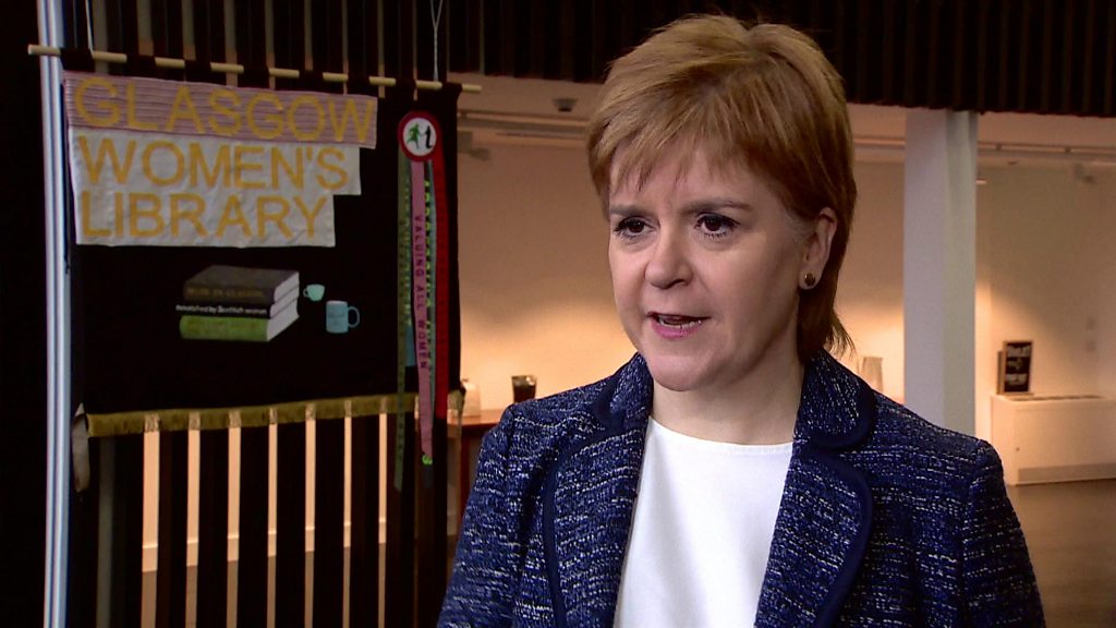 New Scottish fund to back women in politics - BBC News
