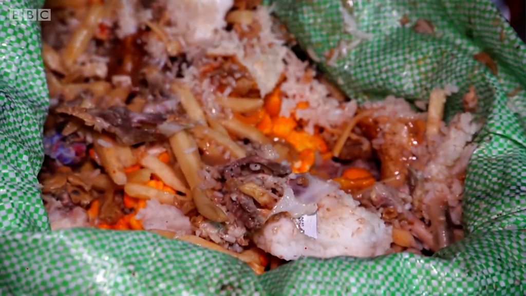 'Pagpag', a comida 'reciclada' do lixo que é vendida aos pobres nas ...