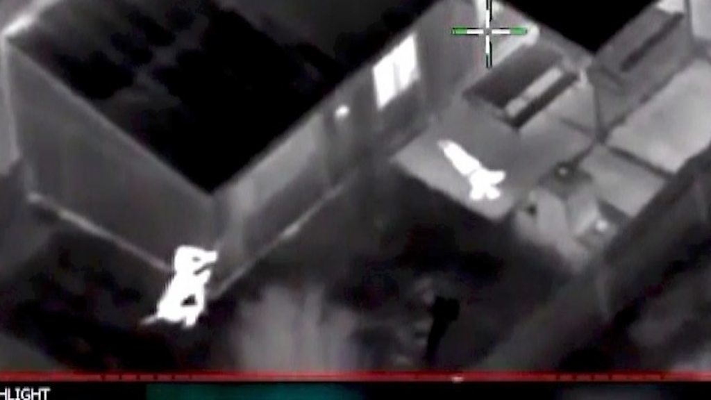 Stephon Clark: Police video shows fatal shooting of unarmed man - BBC News