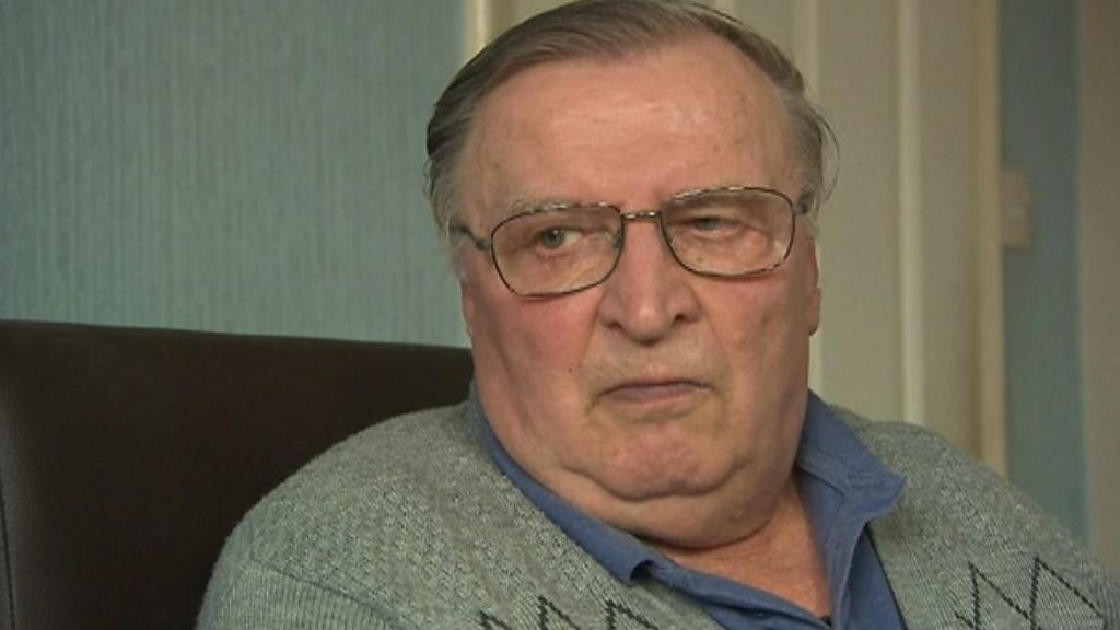 Call for Windrush Army veteran to get UK passport - BBC News