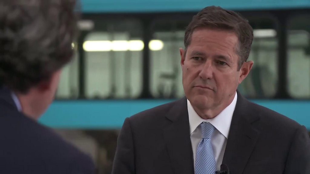 Barclays boss Jes Staley: US matters more than Europe - BBC News