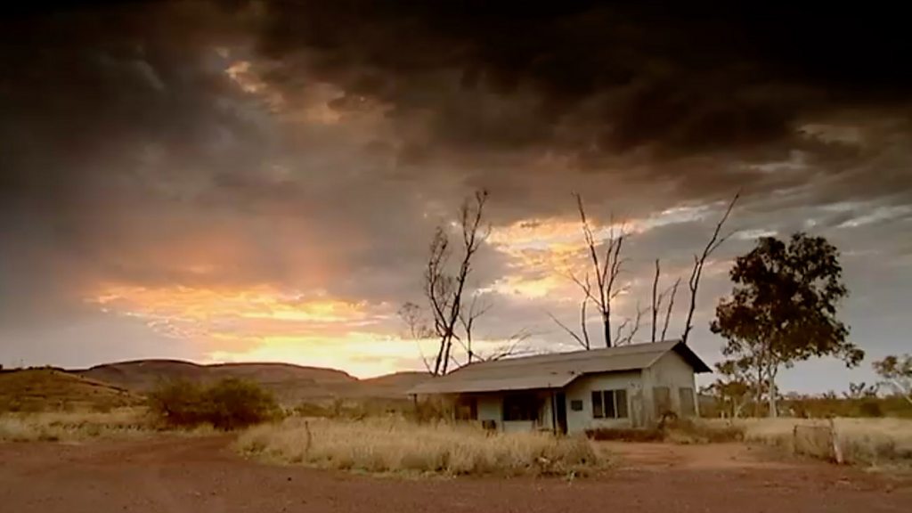Wittenoom: Tourists urged to stay away from asbestos town - BBC News