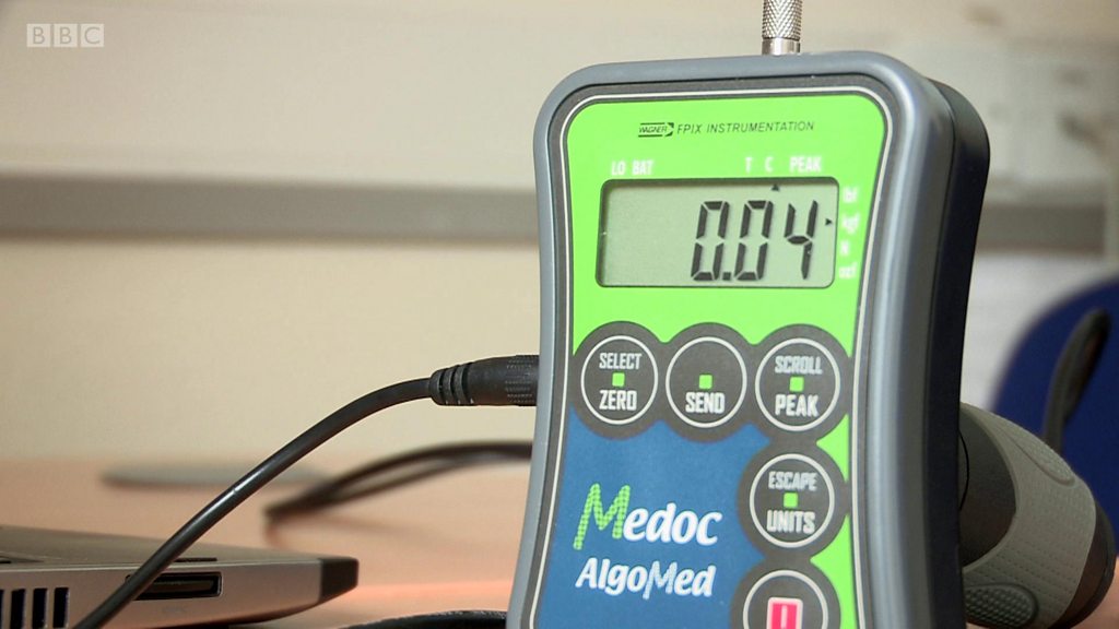 People feeling suicidal have 'higher pain threshold' - BBC News