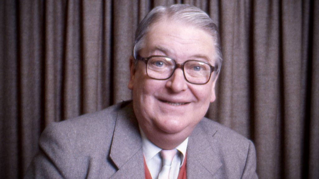 A Good Read - Kingsley Amis and Ruth Rendell - BBC Sounds