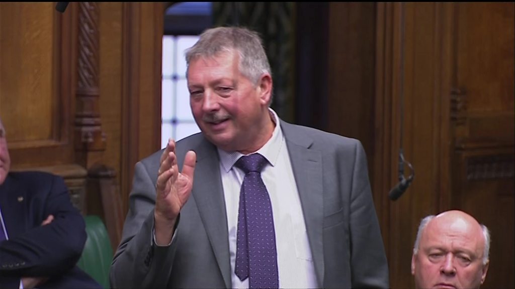 Brexit advice: DUP votes lead to No 10 'contempt' defeat - BBC News