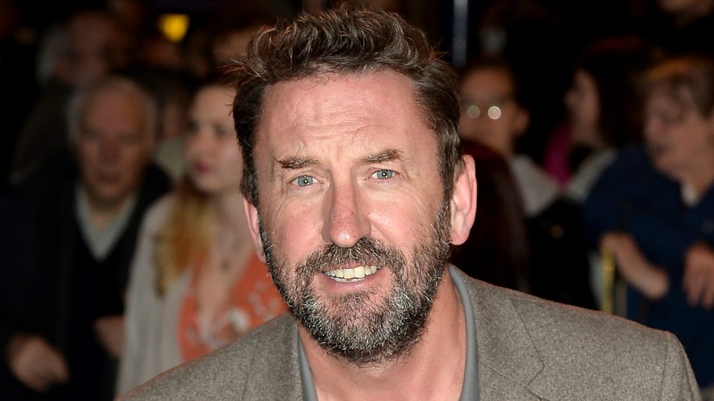 Front Row - Lee Mack, Magic Mike on stage, Prose poetry - BBC Sounds