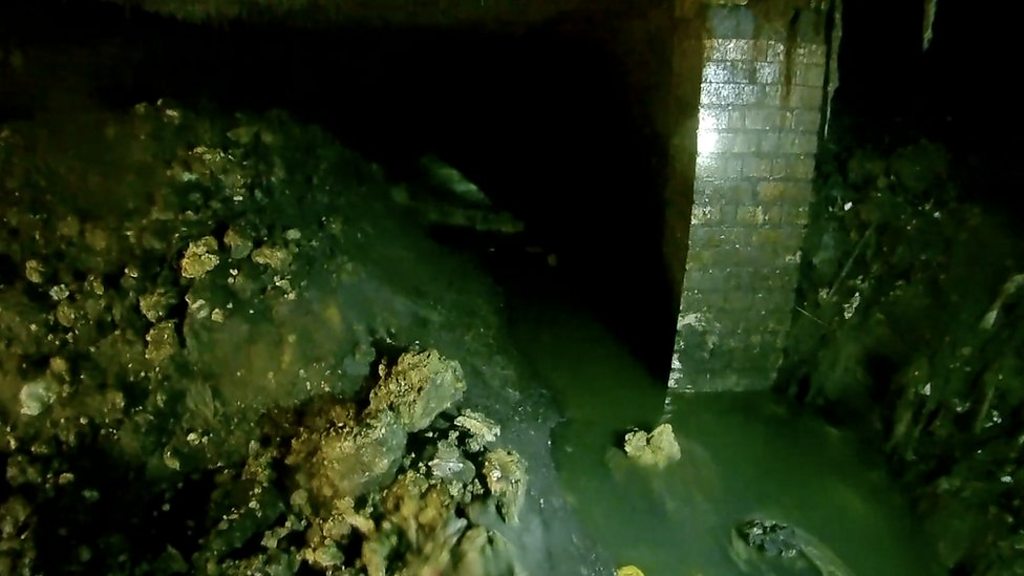 Monster fatberg found blocking Sidmouth sewer - BBC News