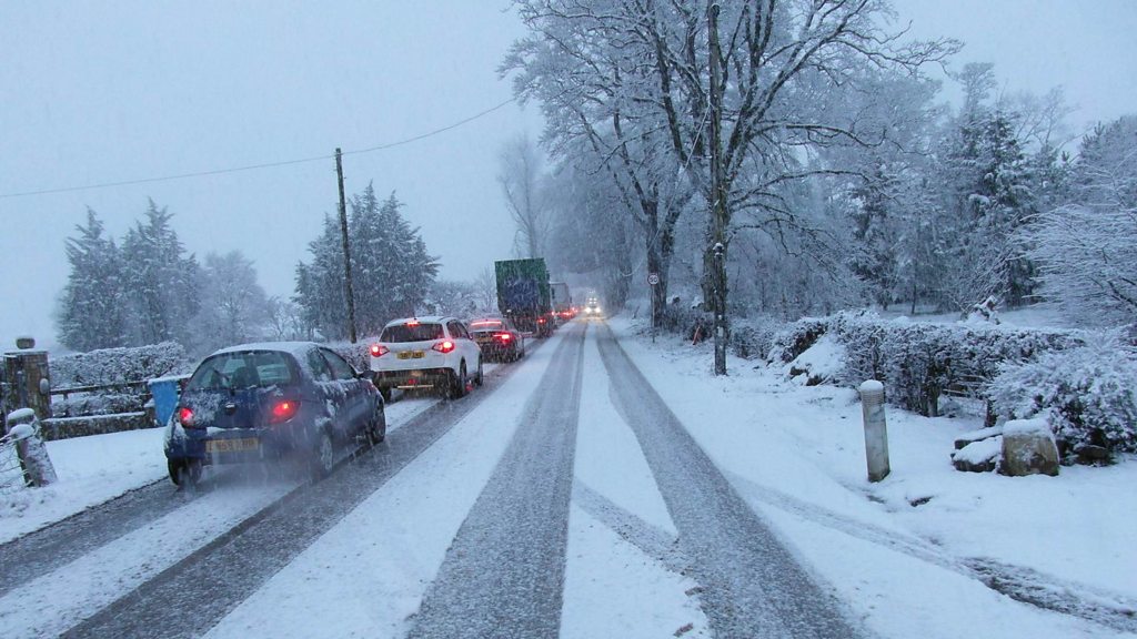 Snow and ice hit parts of UK - BBC News