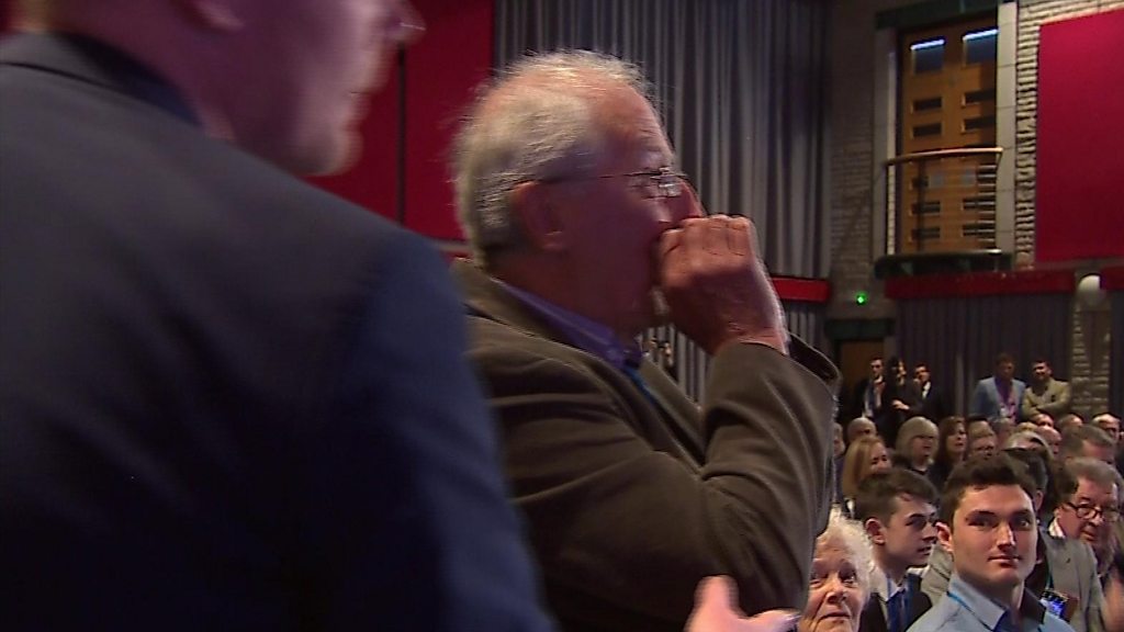 PM heckled at Welsh Tory conference after local election losses - BBC News