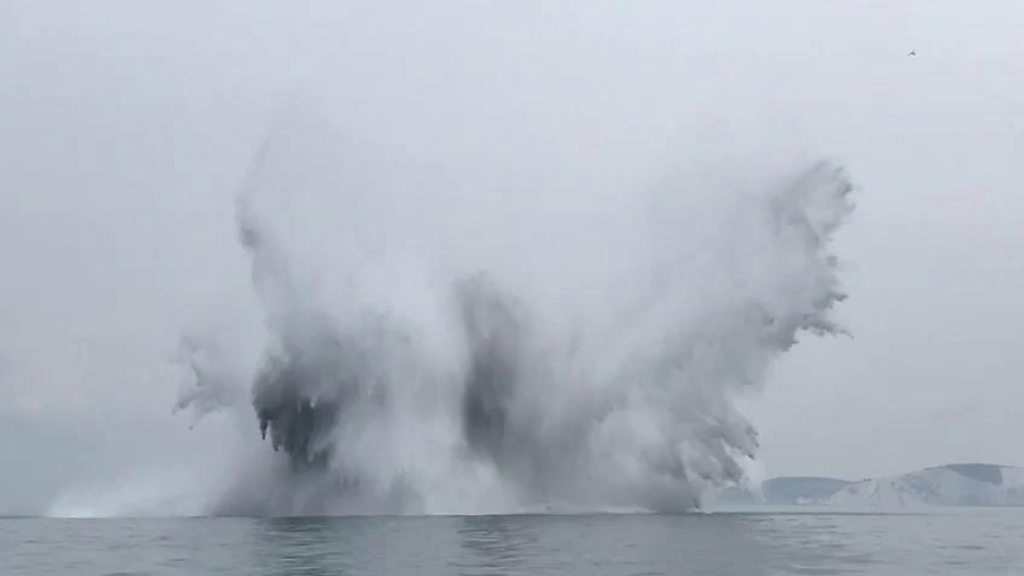 Isle of Wight: WW2 sea mine detonated by Navy - BBC News