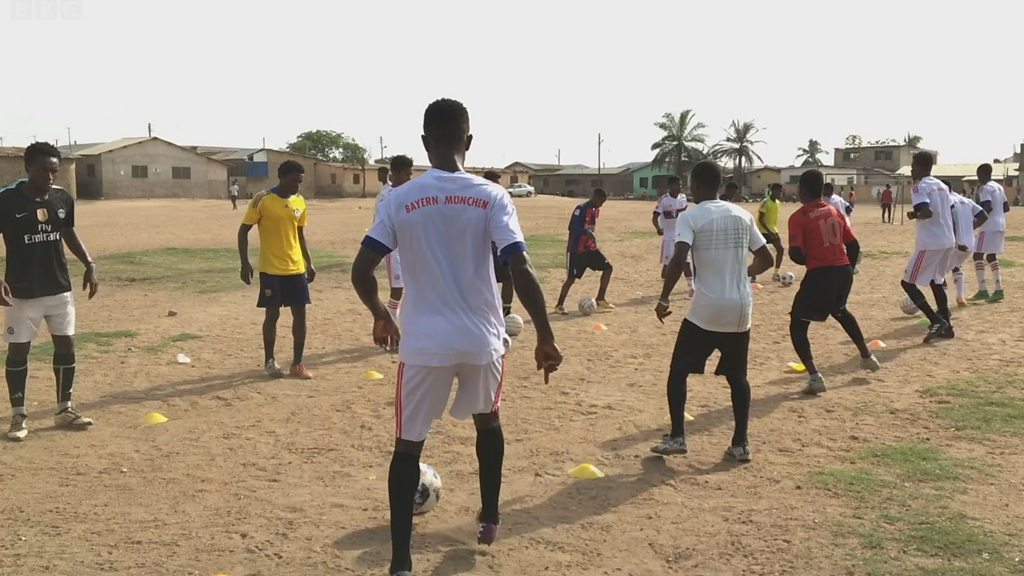 Football talent 419: Ihe ụmụntoroọbịa ma agba bọọlụ na-agabiga - BBC ...