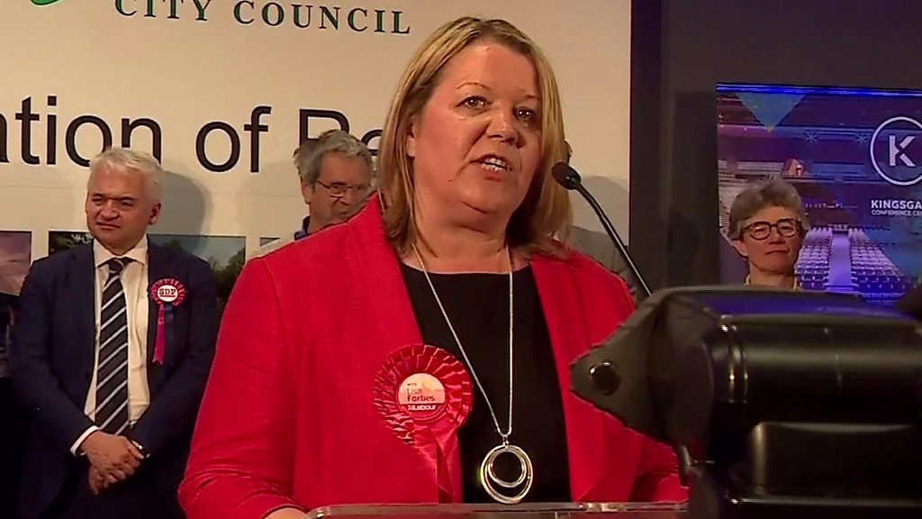 Peterborough by-election: Labour beats Brexit Party to hold seat - BBC News