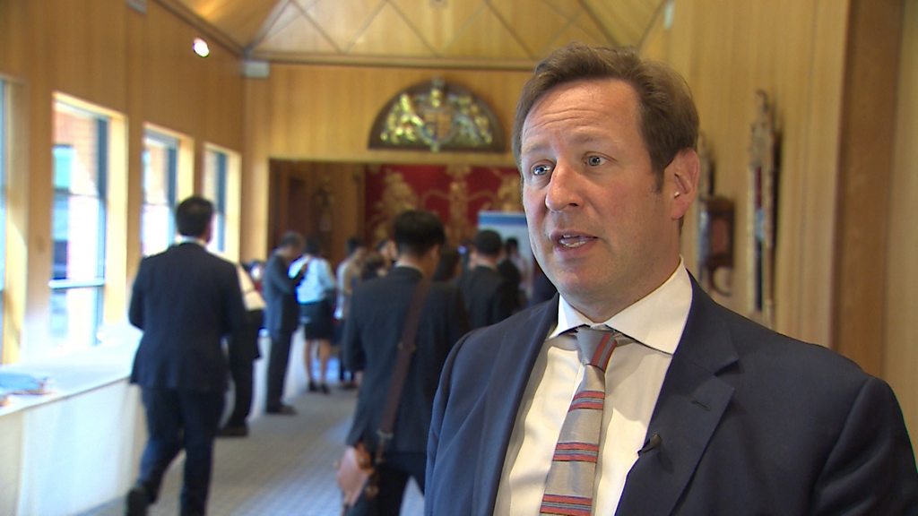 Anh và Việt Nam ‘đang bàn thảo FTA’ - BBC News Tiếng Việt