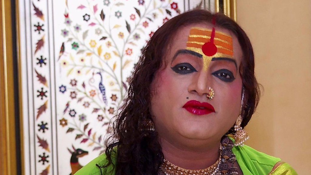 Transgender in Pakistan: Maya, the woman who almost broke free - BBC News
