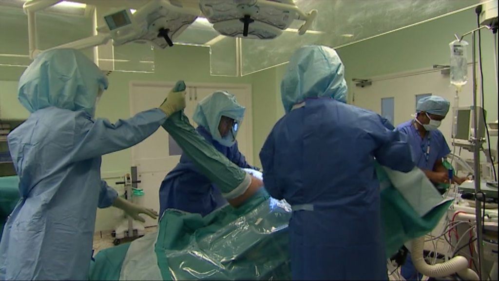 Wrexham hospital hip replacement patients go home same day - BBC News