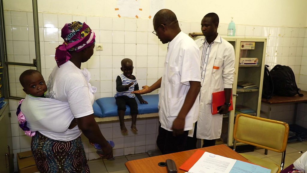 Tout savoir sur le rétinoblastome, le cancer des yeux - BBC News Afrique