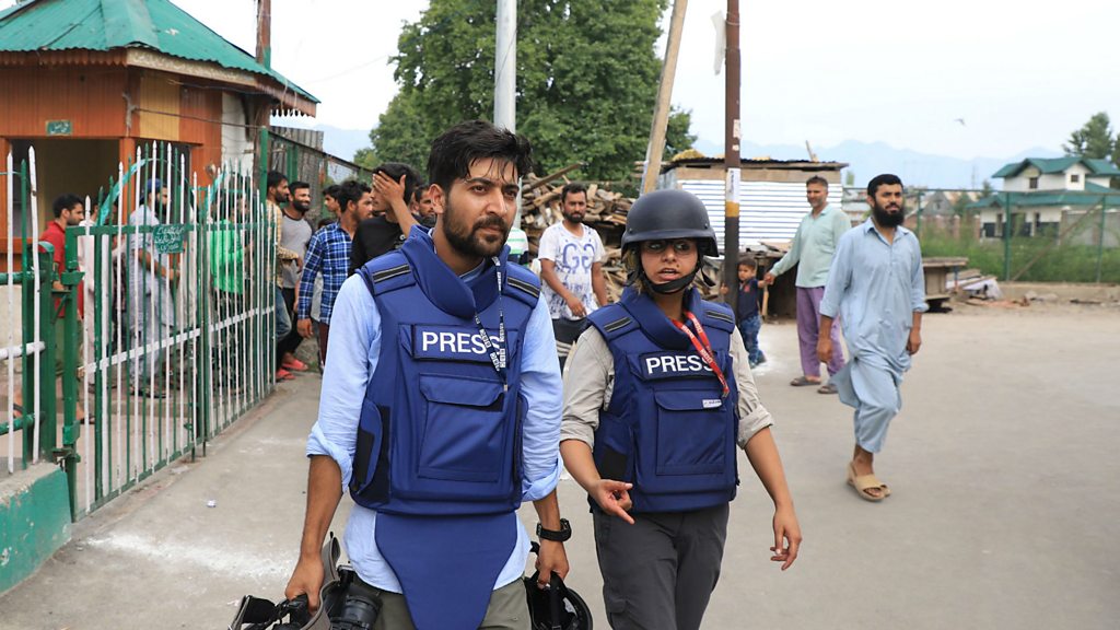 The Fifth Floor - Inside Kashmir's lockdown - BBC Sounds